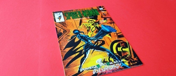 Cómic Spider-Woman 8 Vértice raro y coleccionable