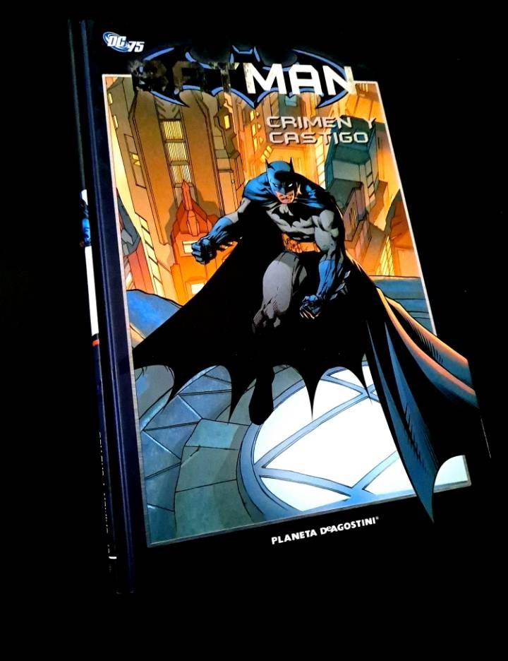 Batman Crimen y Castigo 16 cómics Planeta DC