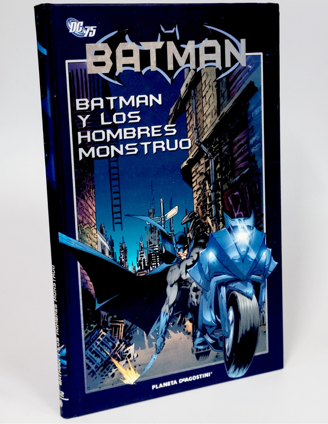 Cómic Batman 2 Hombres Monstruo Planeta DC 75años